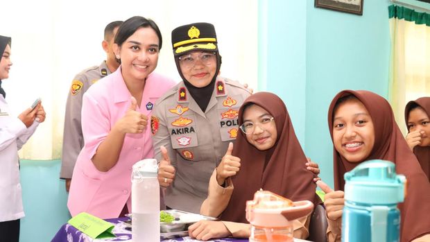 Dapur SPPG Polres Siak Resmi Beroperasi, Distribusikan MBG ke 384 Siswa ...